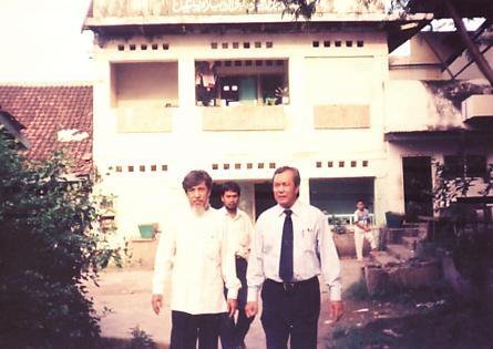 Ustadz Hud dan Prof. Zuhal – PESANTREN PERSATUAN ISLAM BANGIL